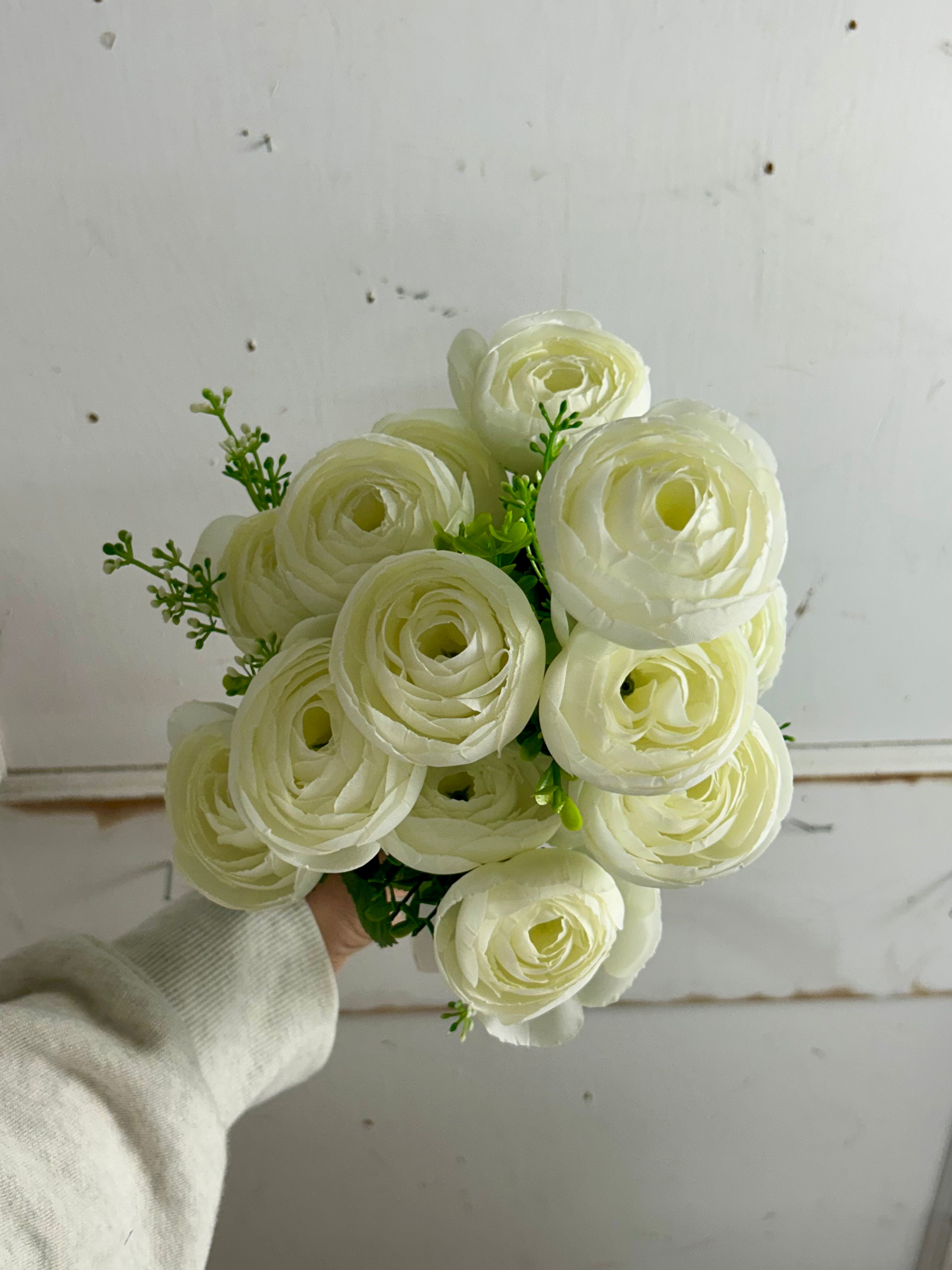 Cream Ranunculus Bush – TMIGifts